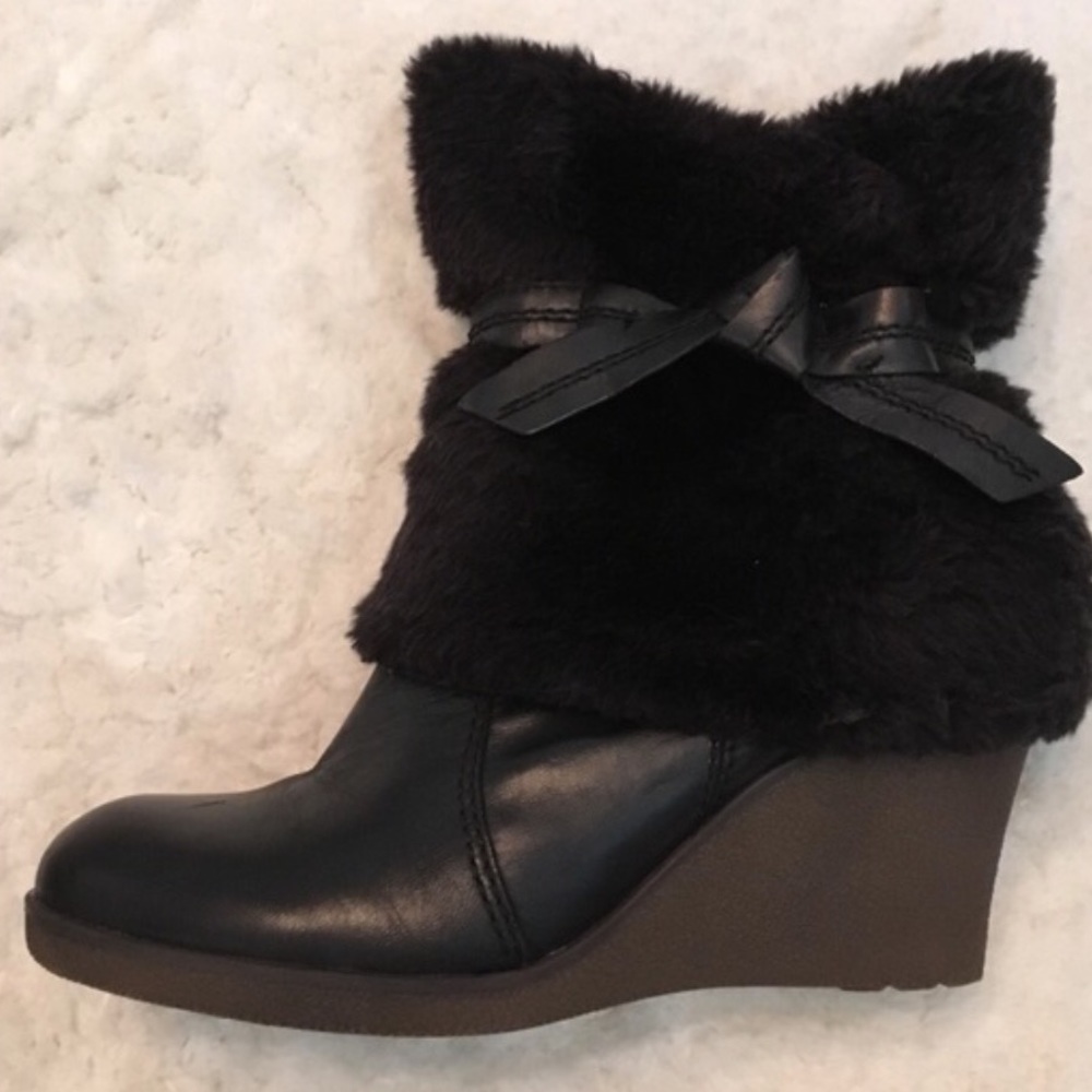 Bare Traps Stay Dry System Black Boots/ Booties 10 - Gem